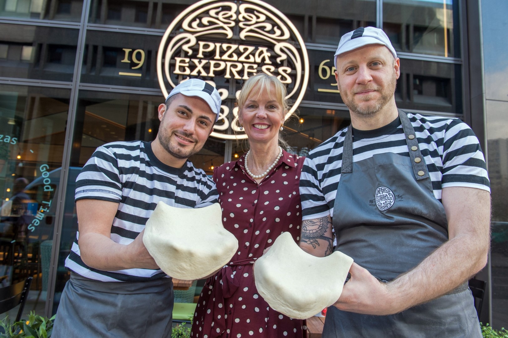 Flaring Pizzaiolos surprise and Dough-Light the people of Leeds to ...